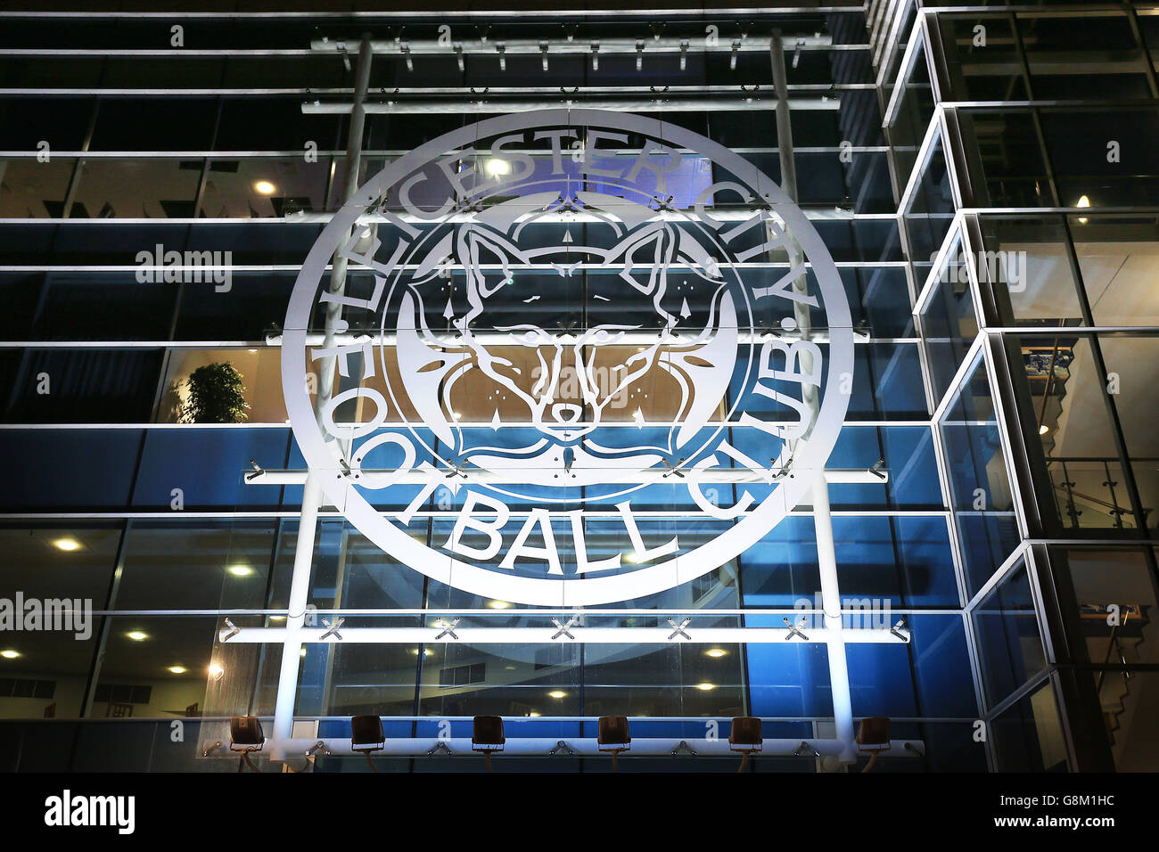 Tottenham hotspur football club logo hi-res stock photography and ...