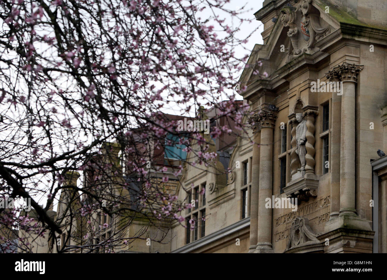 Cecil Rhodes statue Stock Photo - Alamy