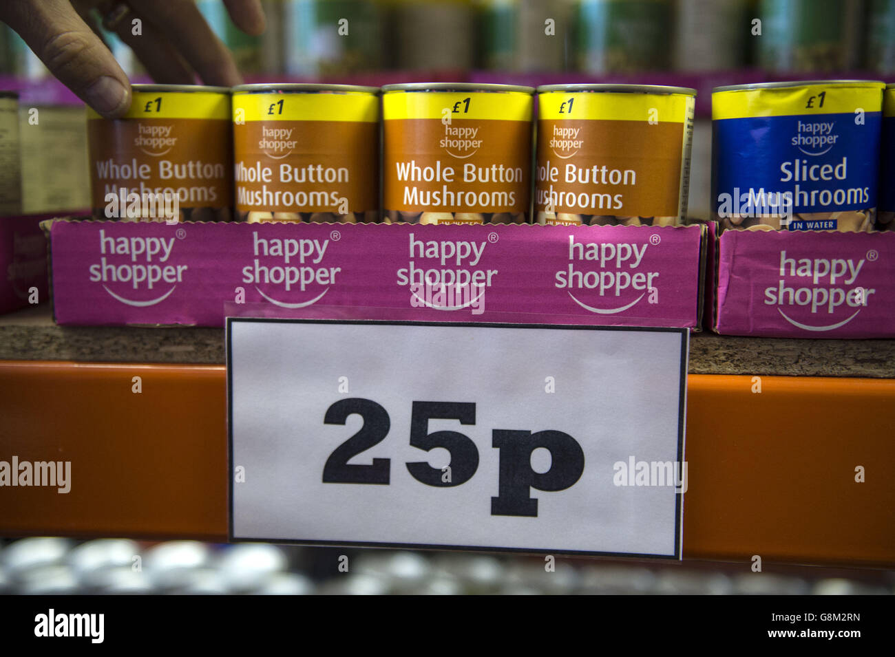 News consumer easyfoodstore hi-res stock photography and images - Alamy