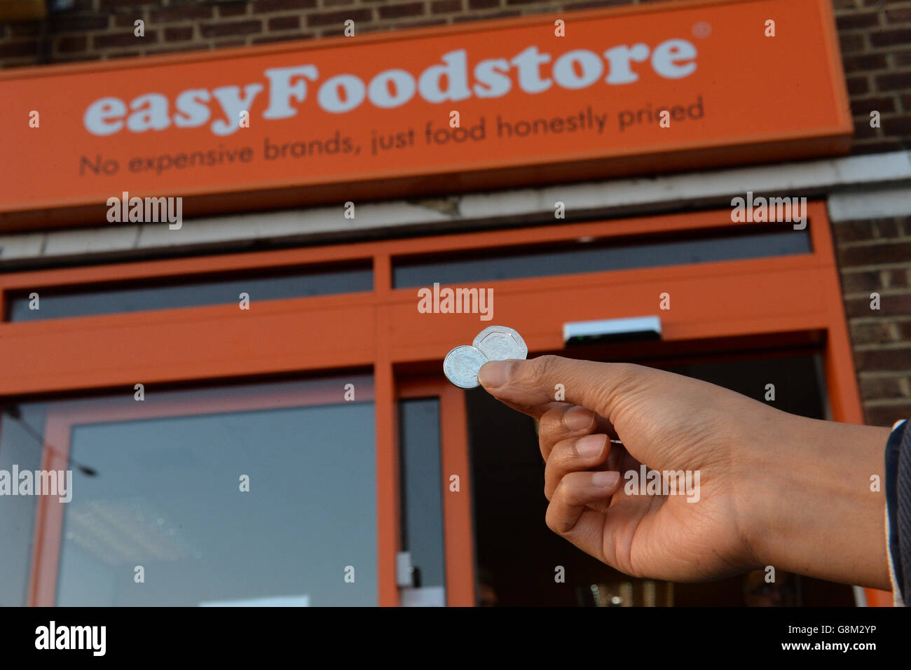 News consumer easyfoodstore hi-res stock photography and images - Alamy