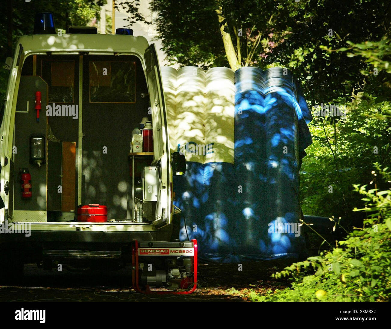 Police operations at the scene hi-res stock photography and images - Alamy