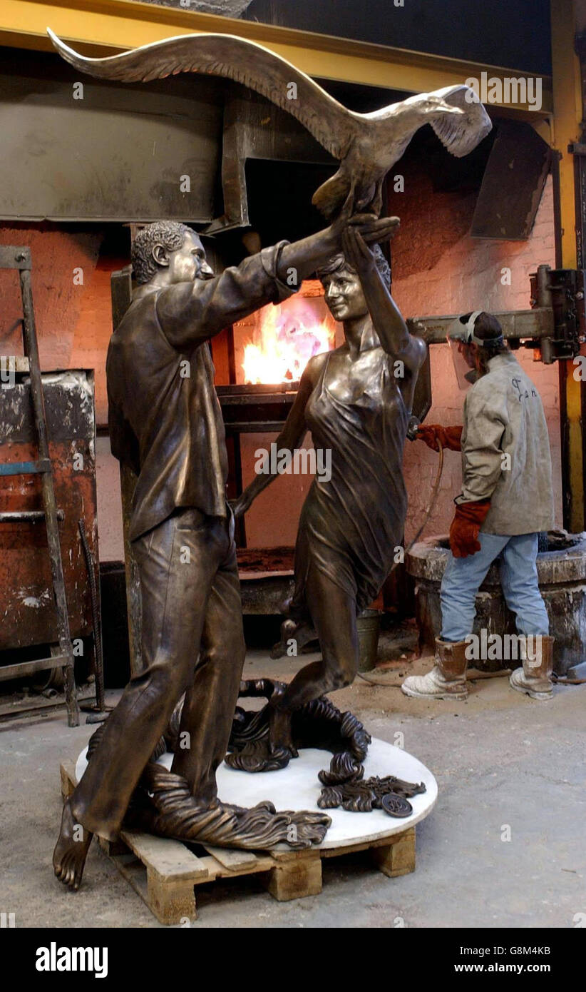 Innocent victims a bronze statue of diana hi-res stock photography and ...