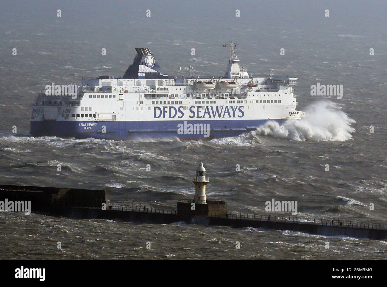Dfds seaways waves hi-res stock photography and images - Alamy