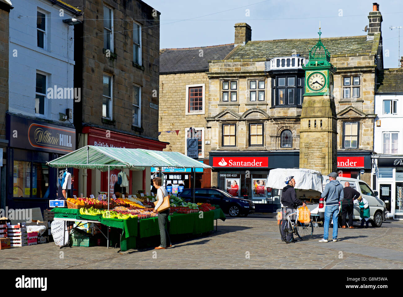 Market stall in Otley, West Yorkshire, England UK Stock Photo - Alamy