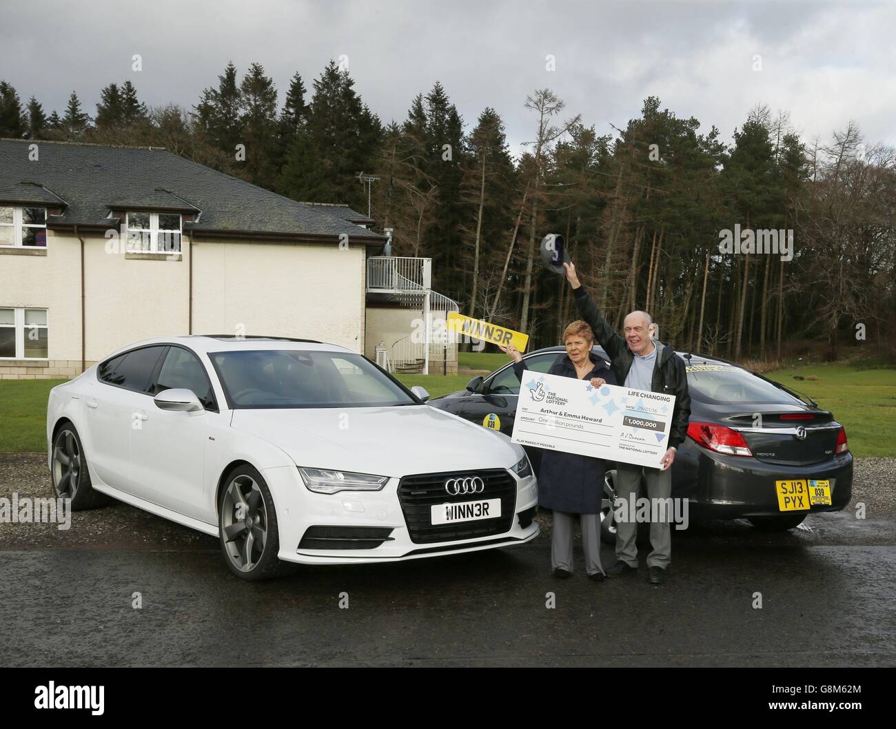 Euromillions raffle winner Arthur Howard and his wife Emma celebrate ...