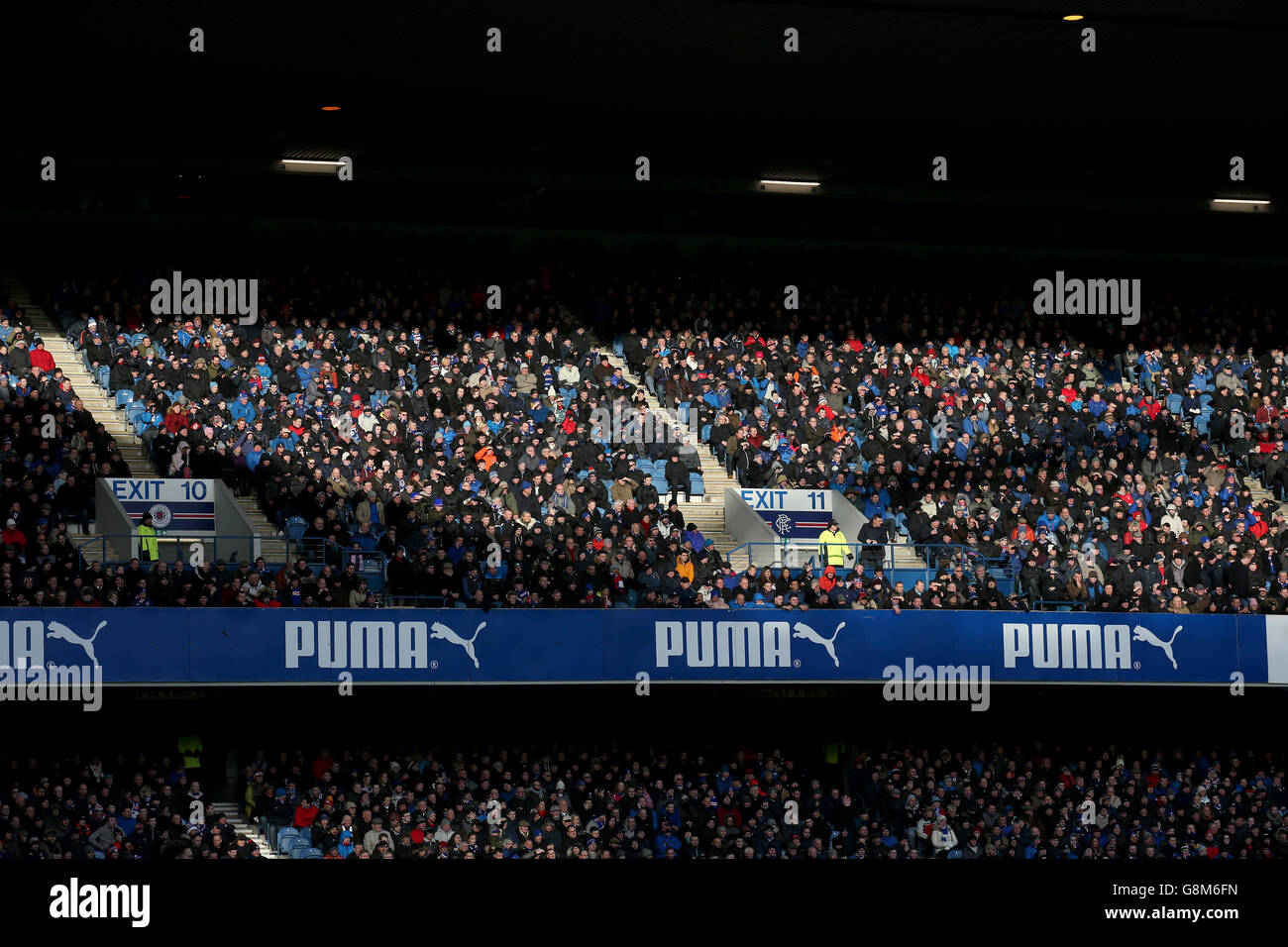 Falkirk fans in the stands hi-res stock photography and images - Alamy