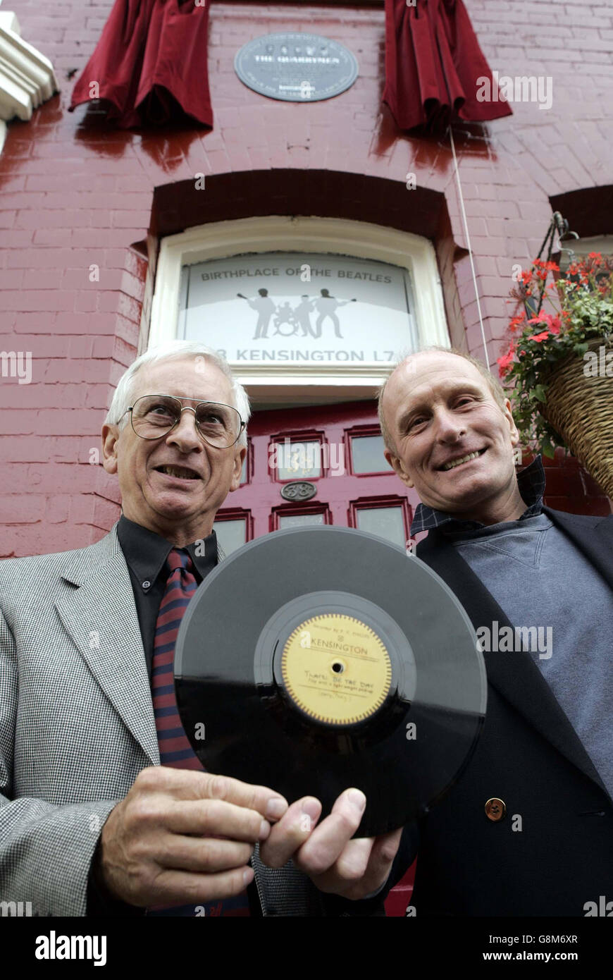 Original band members colin hanton hi-res stock photography and images ...