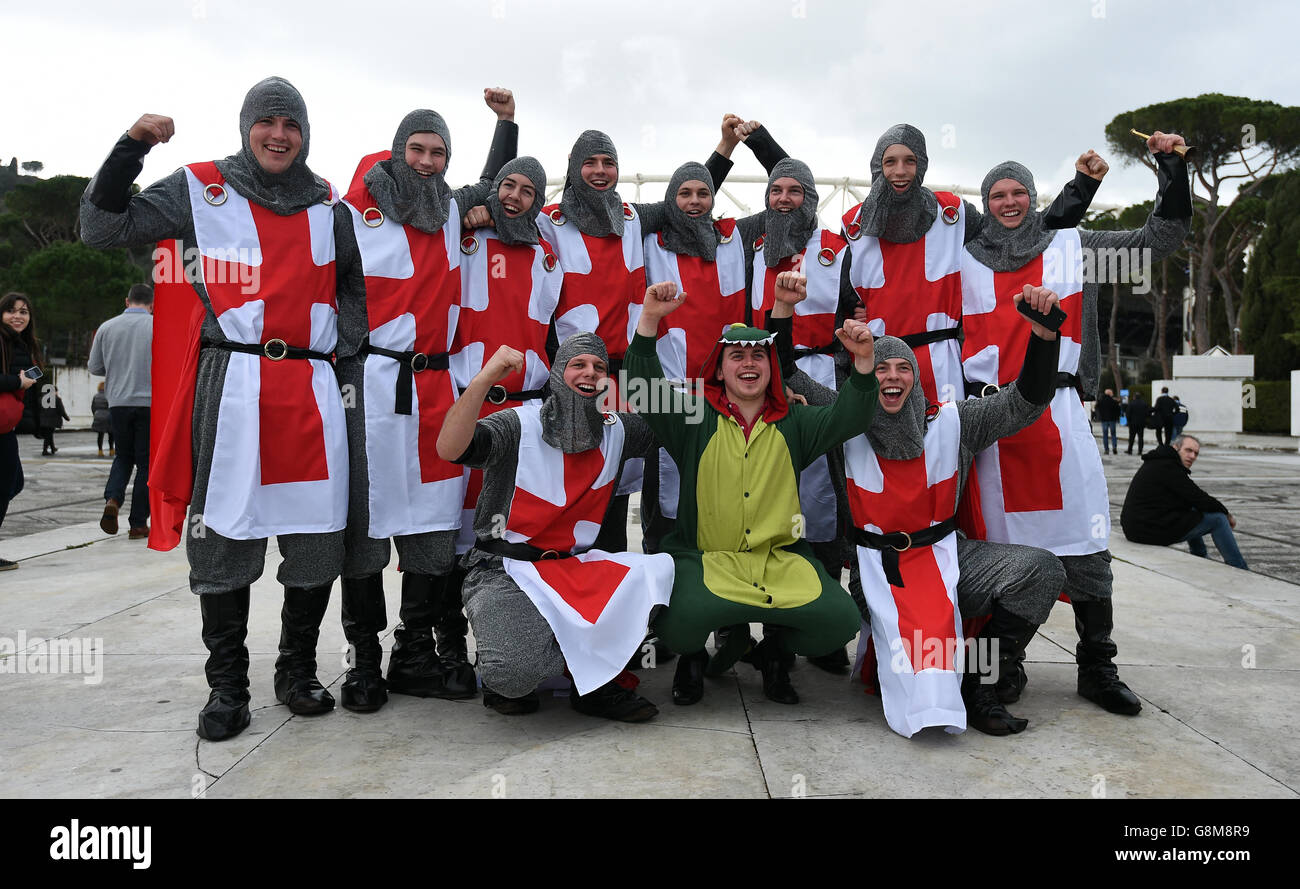 England fans show their support outside the stadium before the 2016 RBS ...