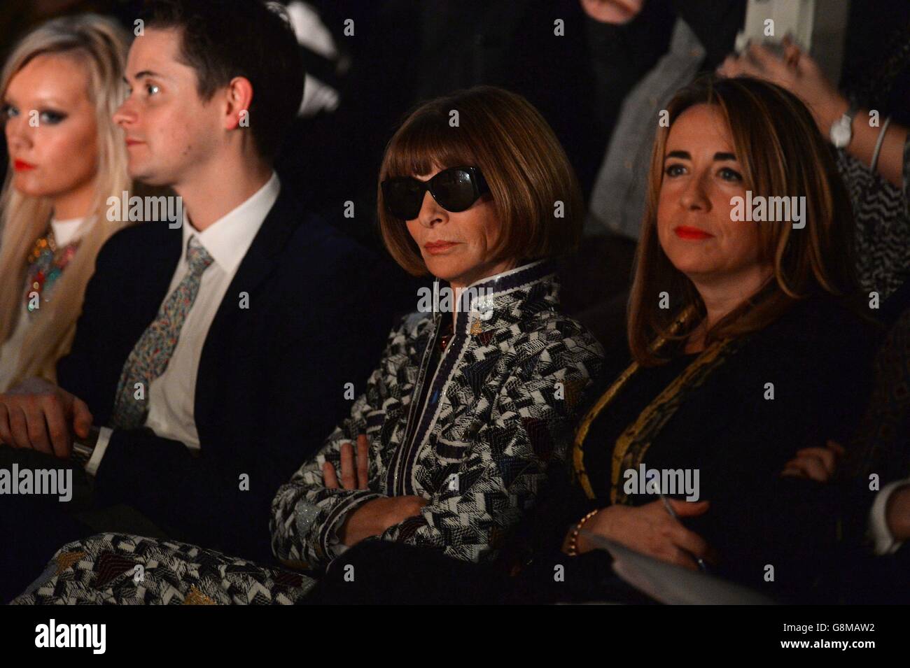 Anna wintour second right hi-res stock photography and images - Alamy
