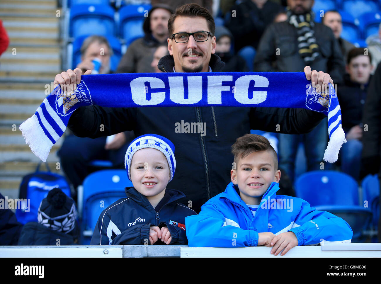 Tottenham hotspur fans cheer hi-res stock photography and images - Alamy