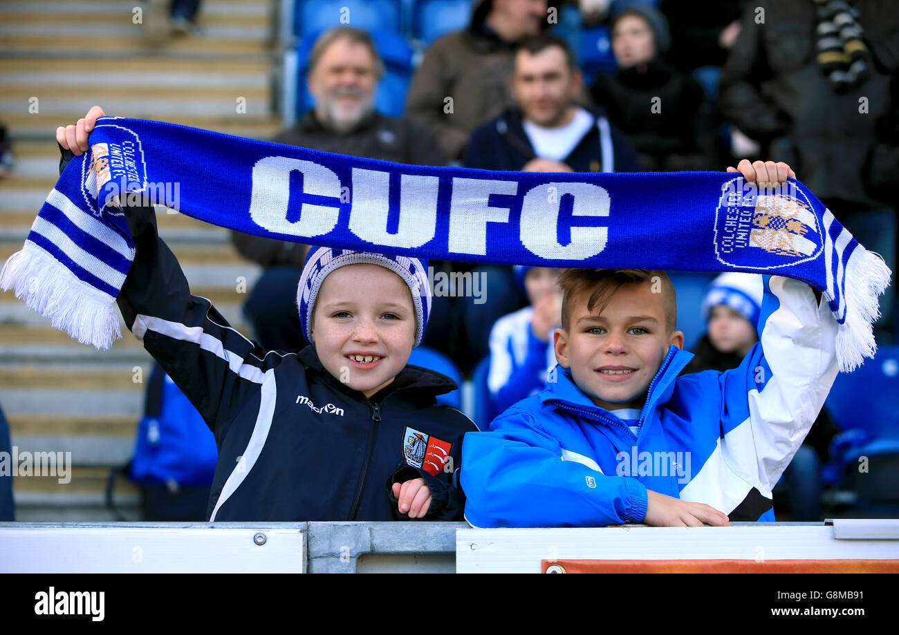 Tottenham hotspur fans cheer hi-res stock photography and images - Alamy