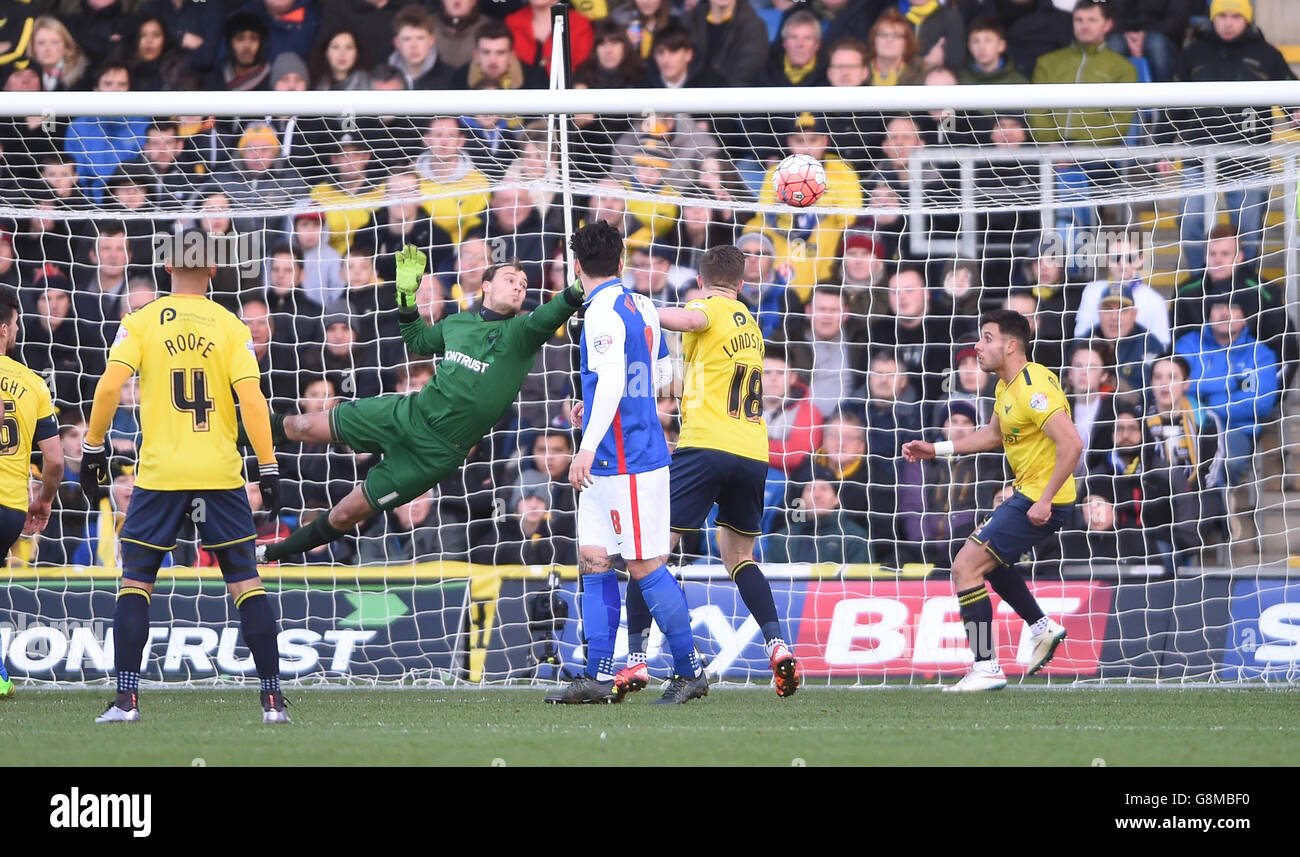 Oxford uniteds sam slocombe pulls off great first half save hi-res ...
