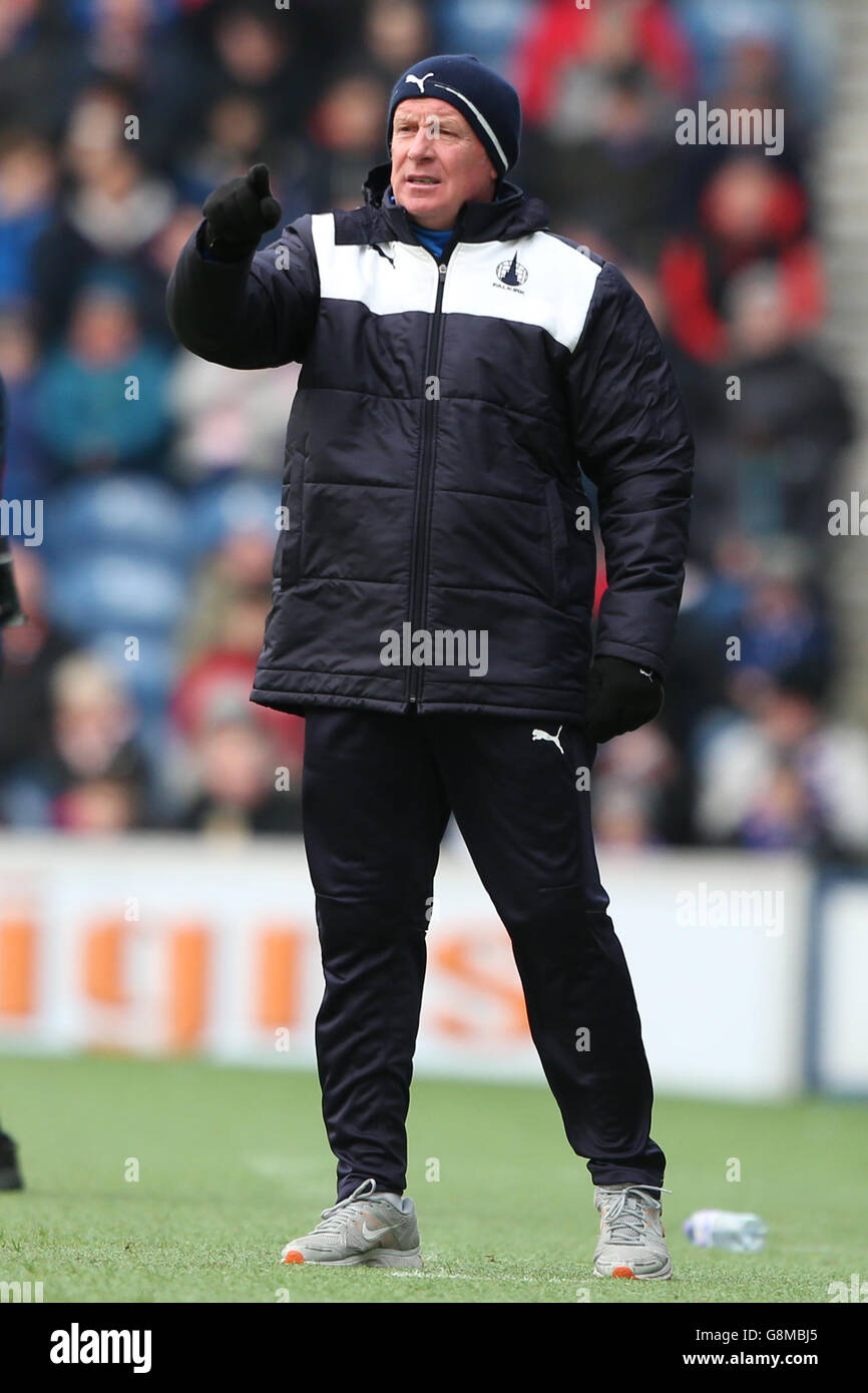 Falkirk manager Peter Houston during the Ladbrokes Scottish ...