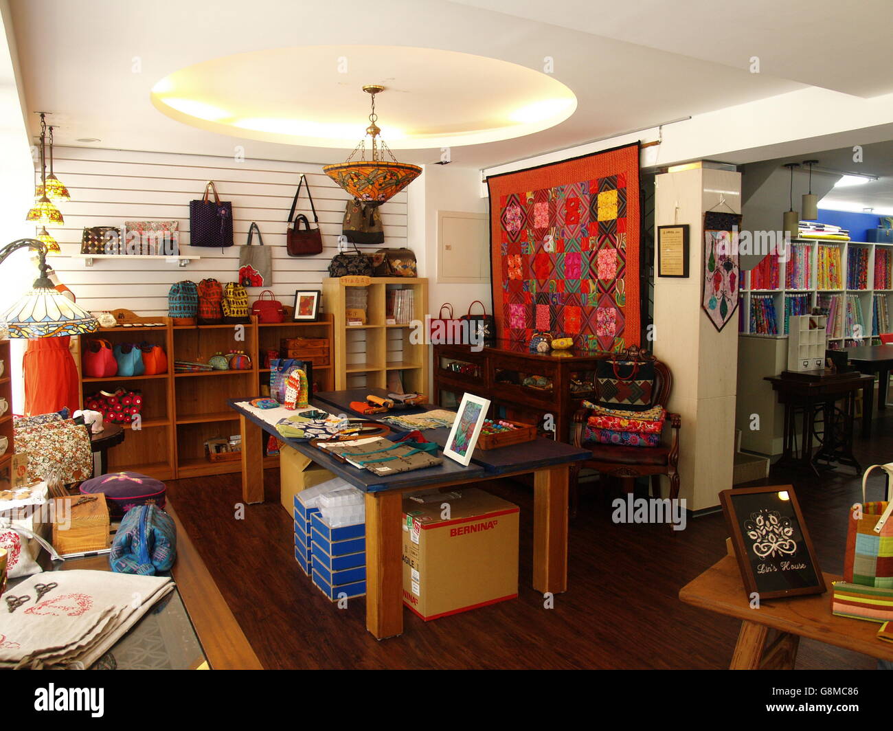 Daan district taipei city taiwan hi-res stock photography and images ...