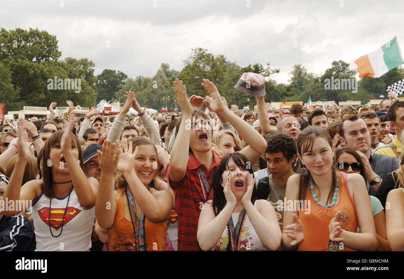 The crowd watching the magic numbers hi-res stock photography and ...