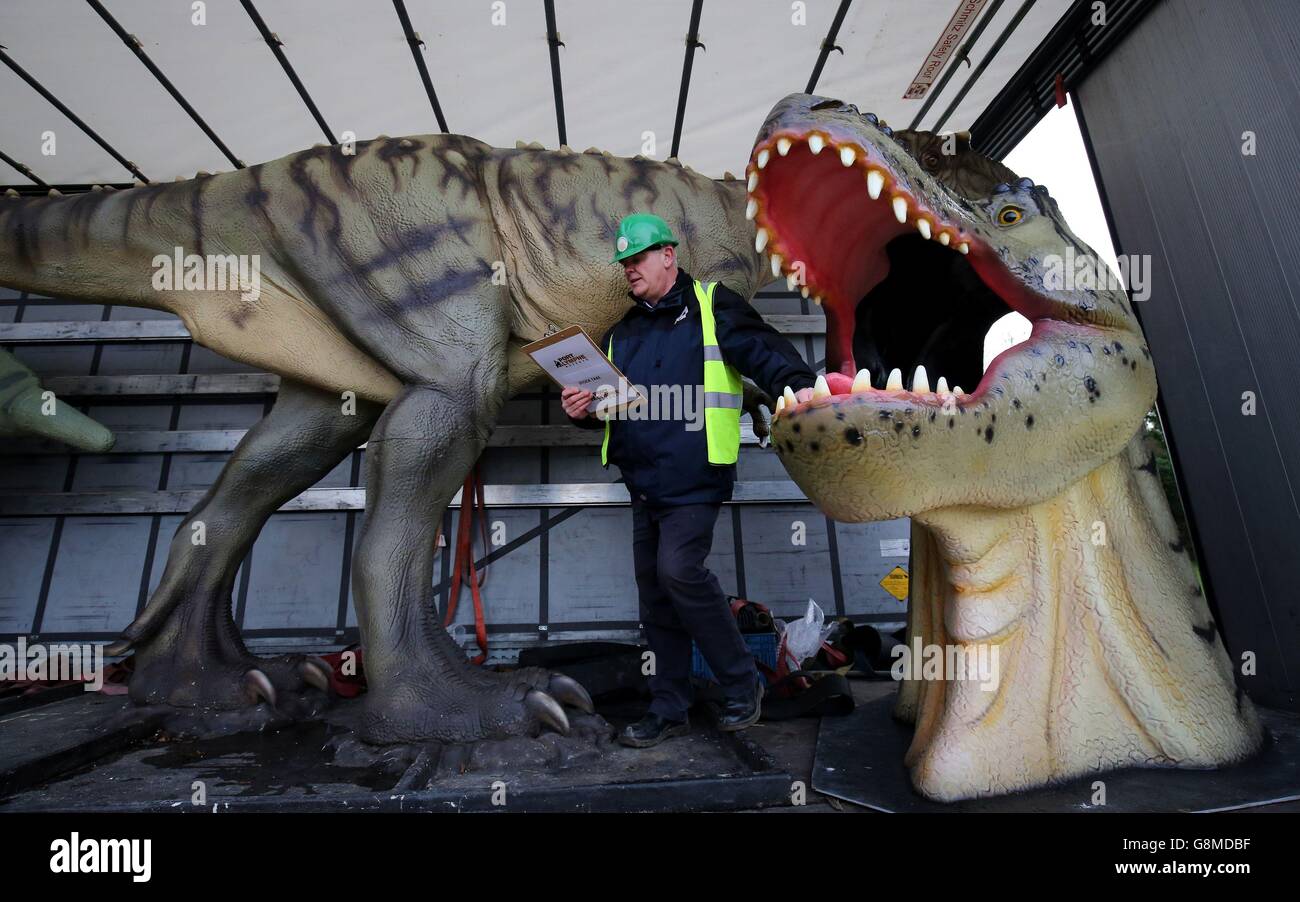 Dinosaur delivery port lympne wild animal park hi-res stock photography ...