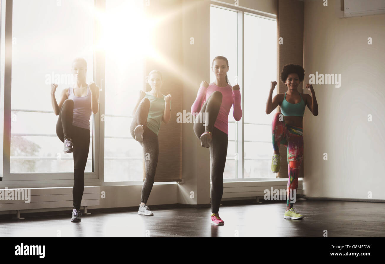 group of women working out in gym Stock Photo - Alamy