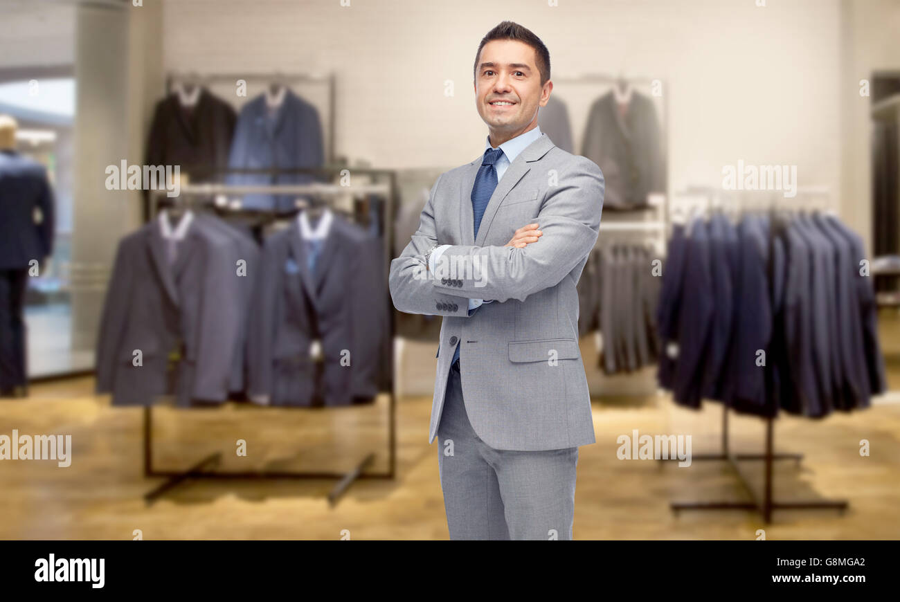 Clothing store worker hi-res stock photography and images - Alamy