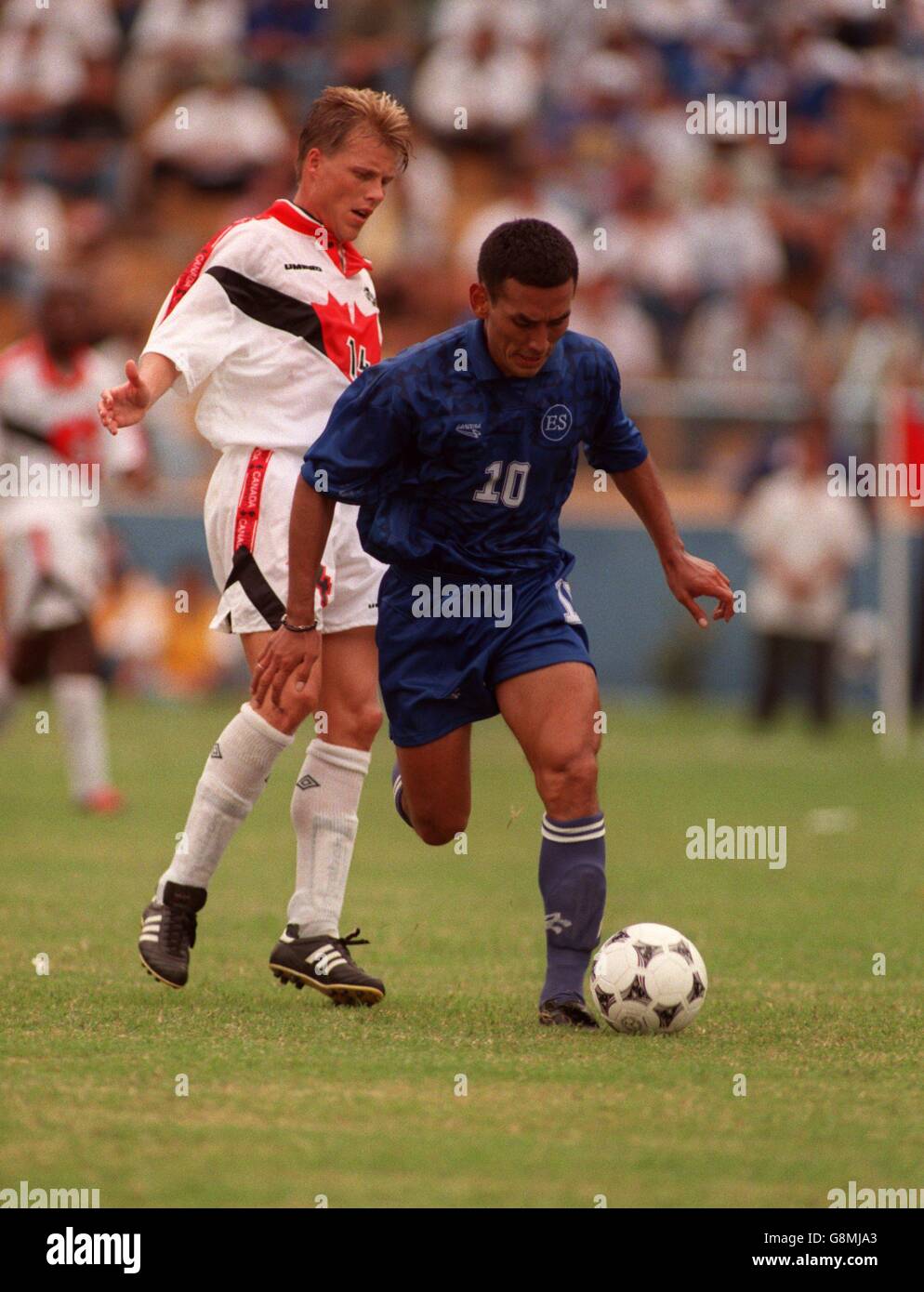 Soccer - World Cup Qualifier - El Salvador v Canada. Raul Ignacio Diaz ...