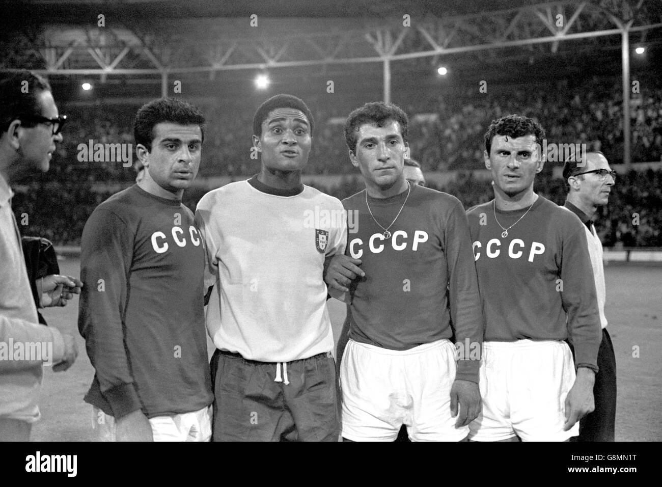 Soccer friendly england v ussr hi-res stock photography and images - Alamy