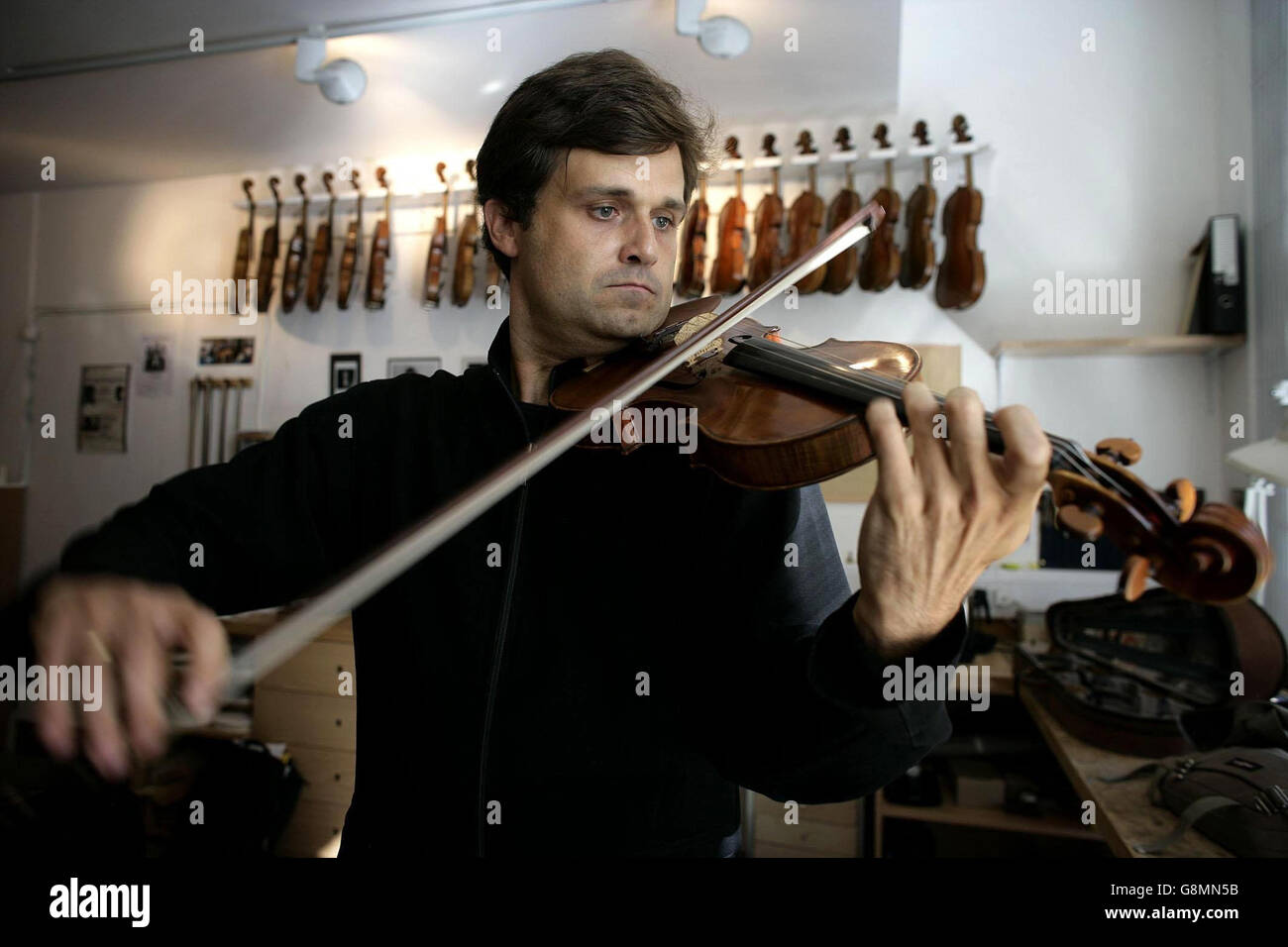 Social stradivari 3 hi-res stock photography and images - Alamy