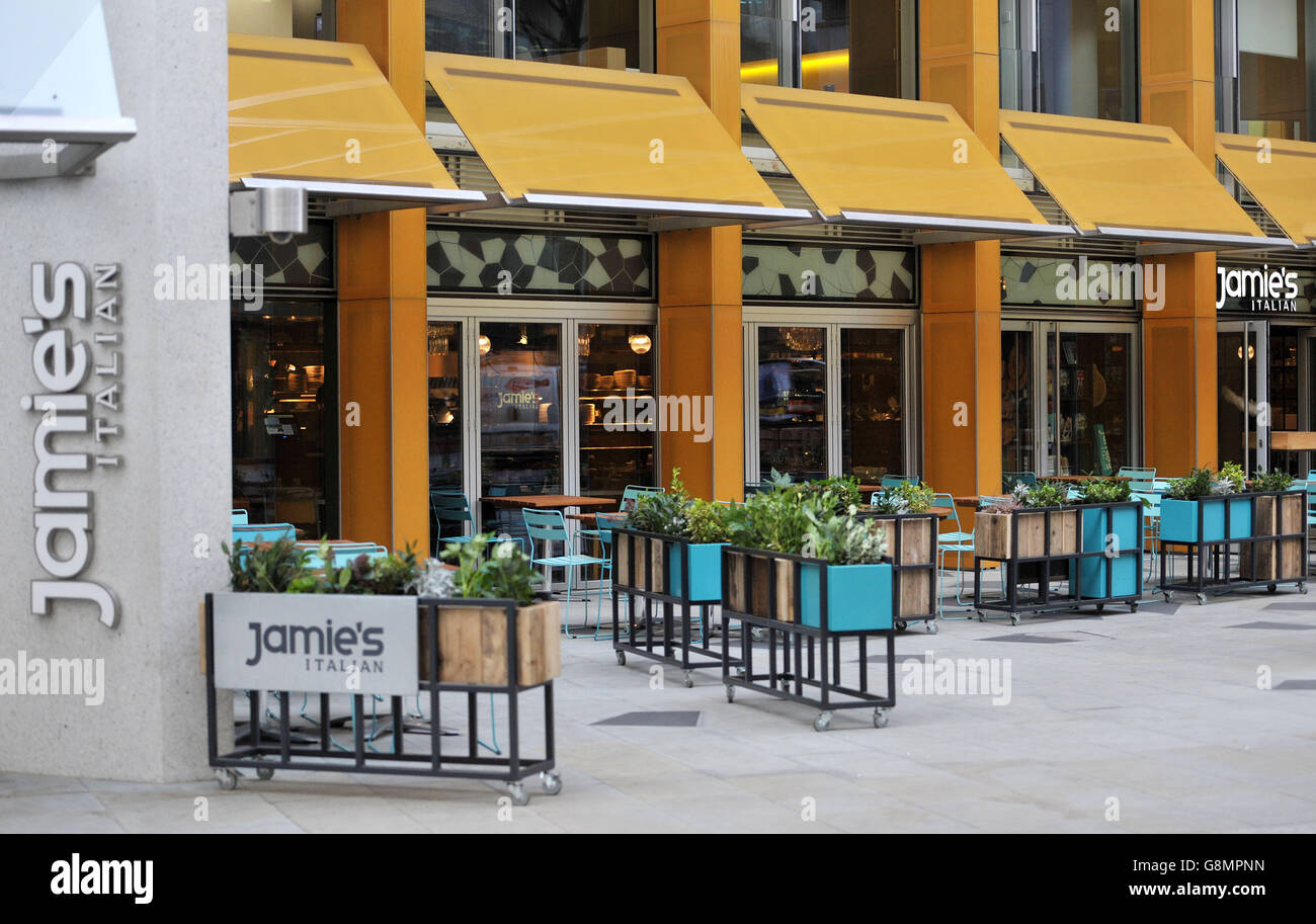 Jamies italian restaurant london hi-res stock photography and images ...