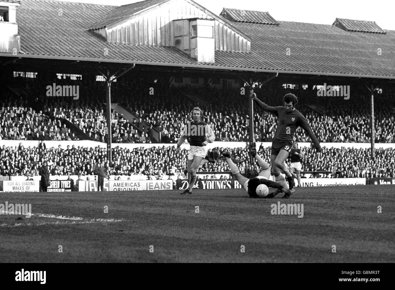 Peter osgood no 9 hi-res stock photography and images - Alamy