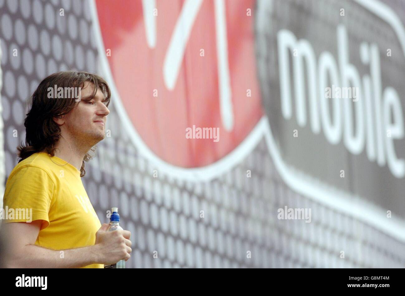 Embrace performing on the v stage during the v festival hi-res stock ...