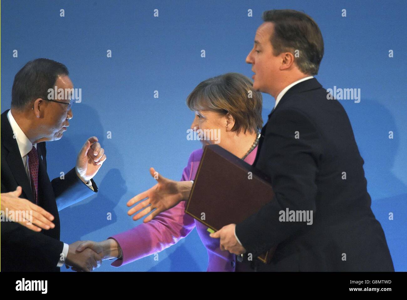 Queen elizabeth ii with ban ki moon hi-res stock photography and images ...