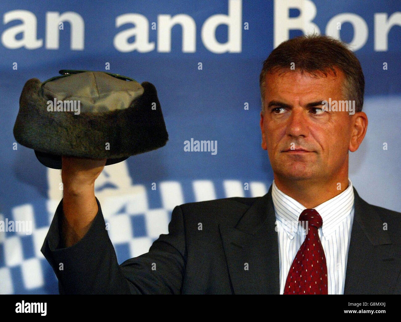 Man trying not to be seen hi-res stock photography and images - Alamy