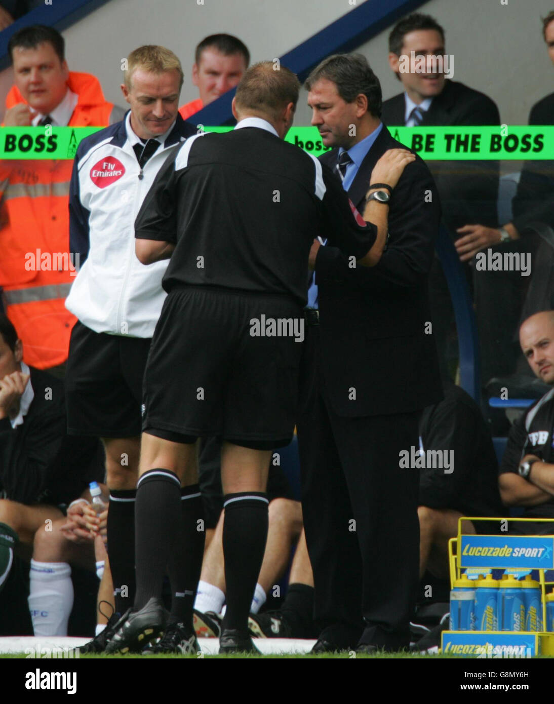 2 referee r hi-res stock photography and images - Alamy