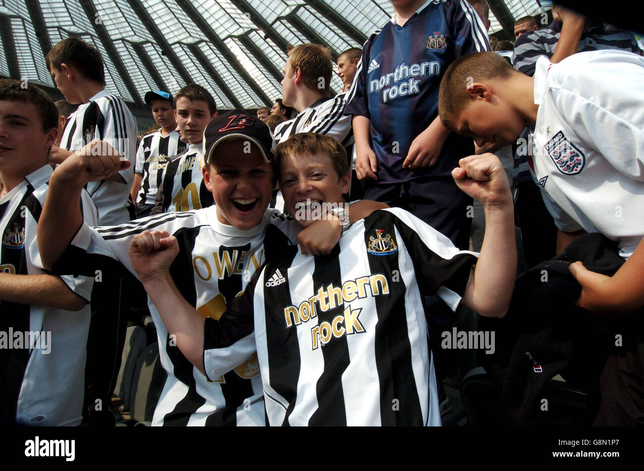 Michael owen fans hi-res stock photography and images - Alamy