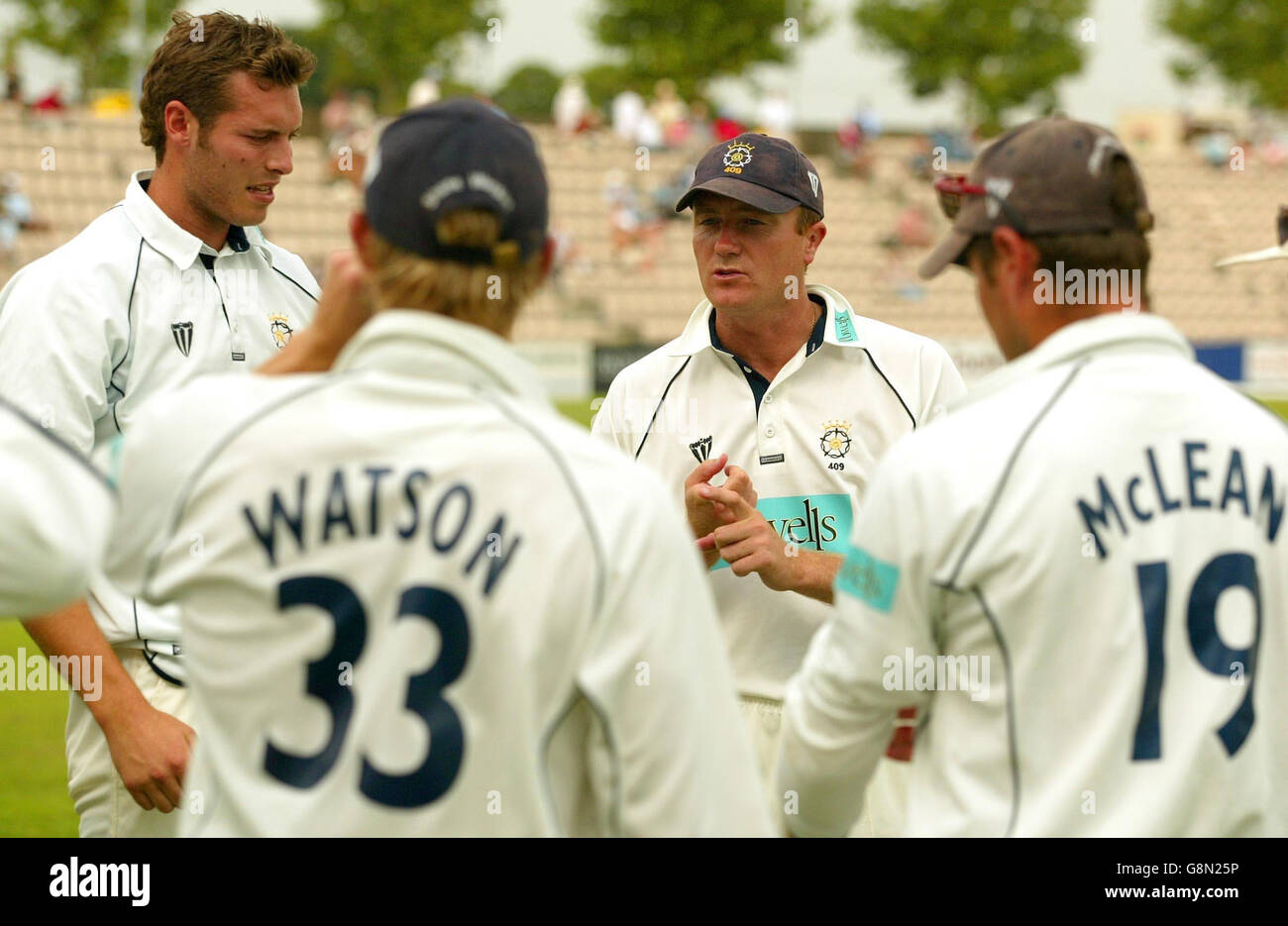 Hampshire skipper Shaun Udal briefs his team including bowler Chris ...
