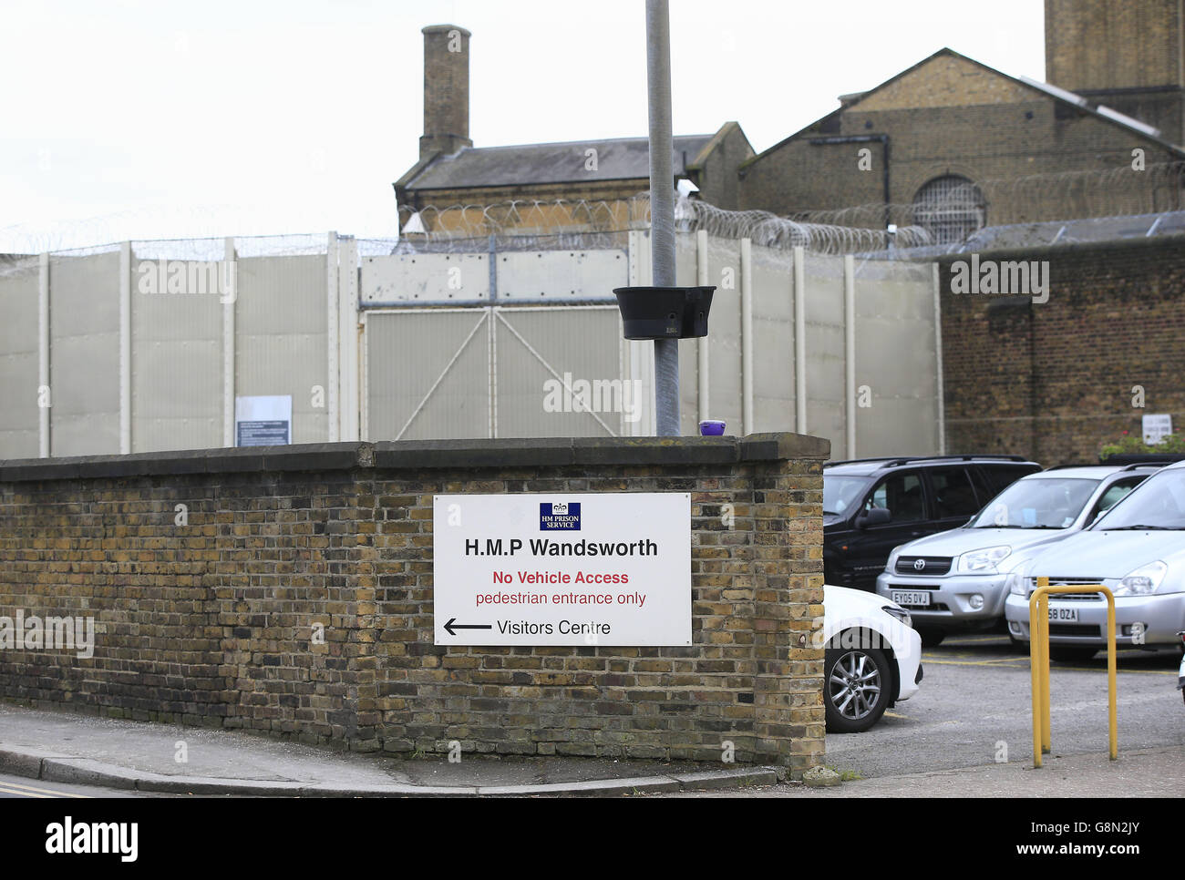 Category b mens prison in south west london hi-res stock photography ...