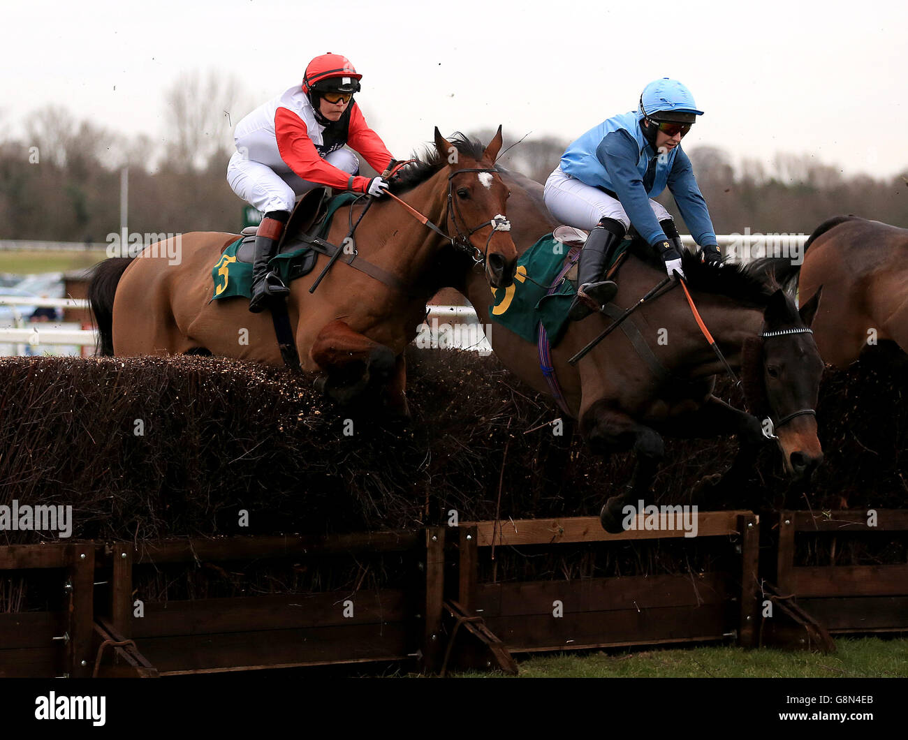 Jockey victoria pendleton fakenham racecourse hi-res stock photography ...