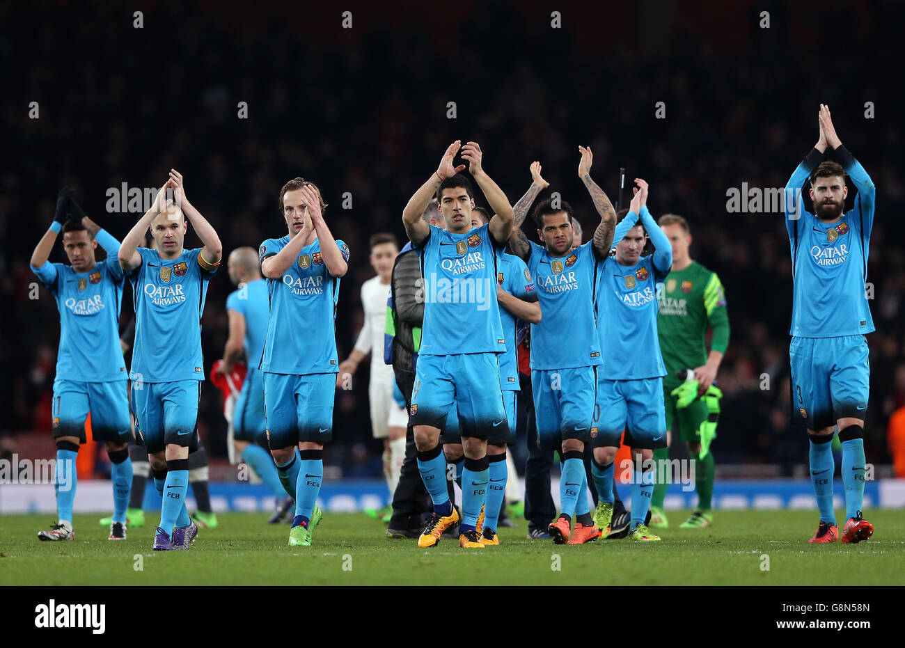 Football full length applaud hi-res stock photography and images - Alamy