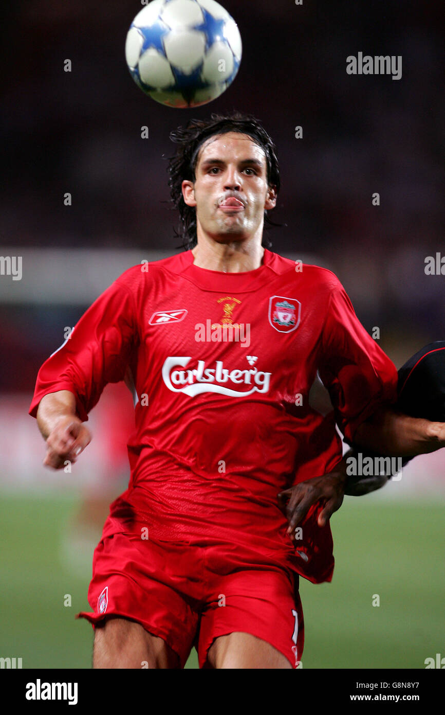 Fernando morientes liverpool hi-res stock photography and images - Alamy