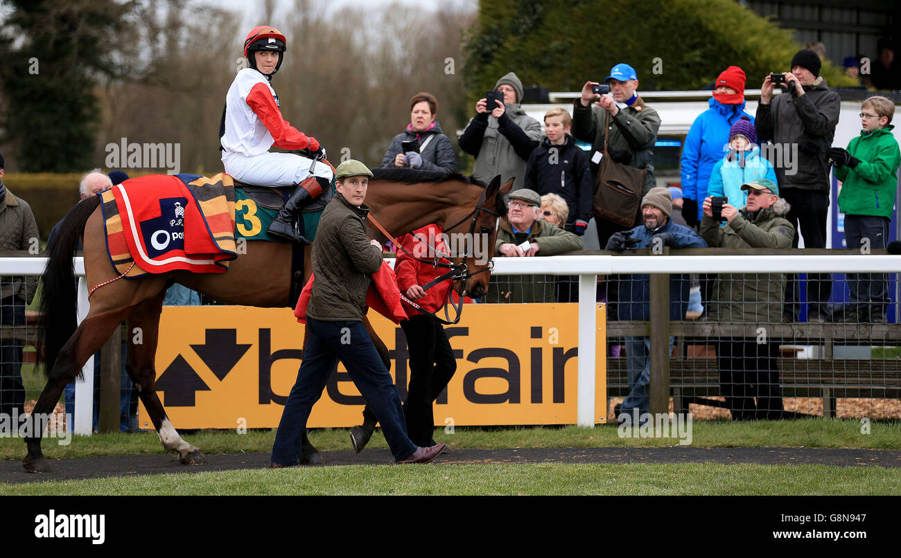 Jockey victoria pendleton fakenham racecourse hi-res stock photography ...