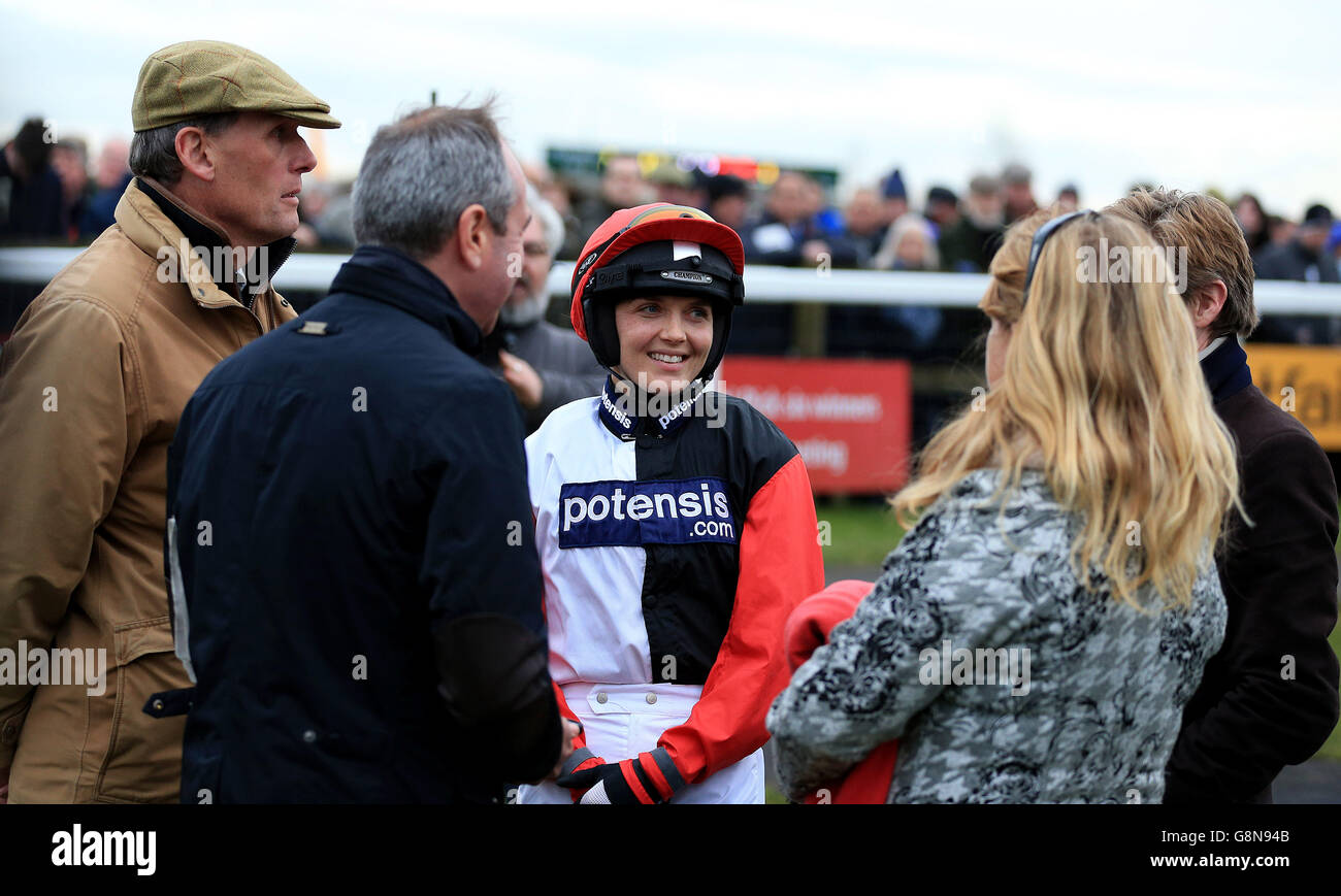 Jockey victoria pendleton fakenham racecourse hi-res stock photography ...