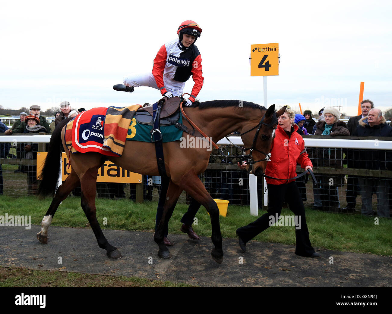 Jockey victoria pendleton fakenham racecourse hi-res stock photography ...