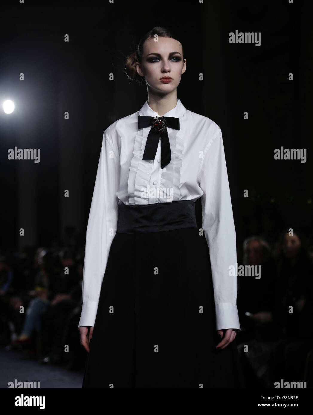 DAKS W1 Catwalk - London Fashion Week 2016 Stock Photo - Alamy