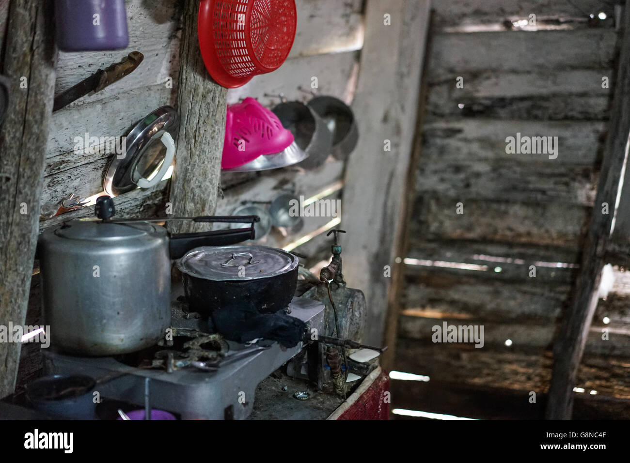 Poor kitchen hi-res stock photography and images - Alamy
