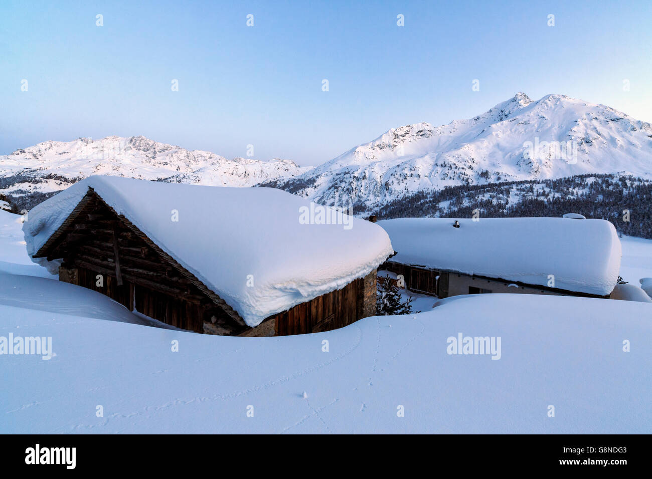 Alps hut hi-res stock photography and images - Alamy