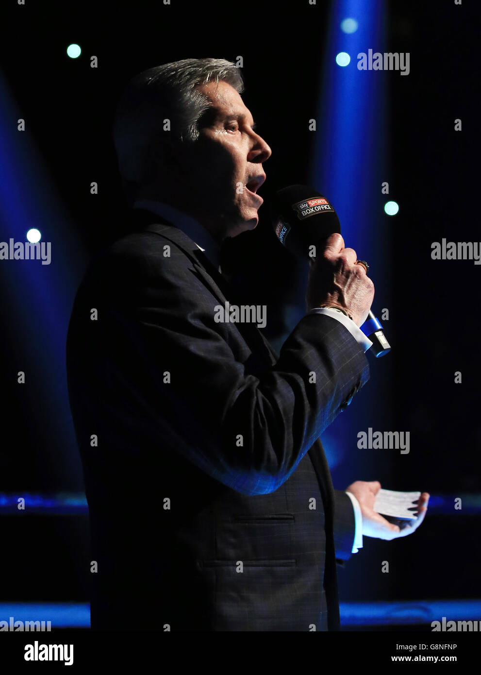 Ring announcer Michael Buffer before the IBF & WBA World Super ...