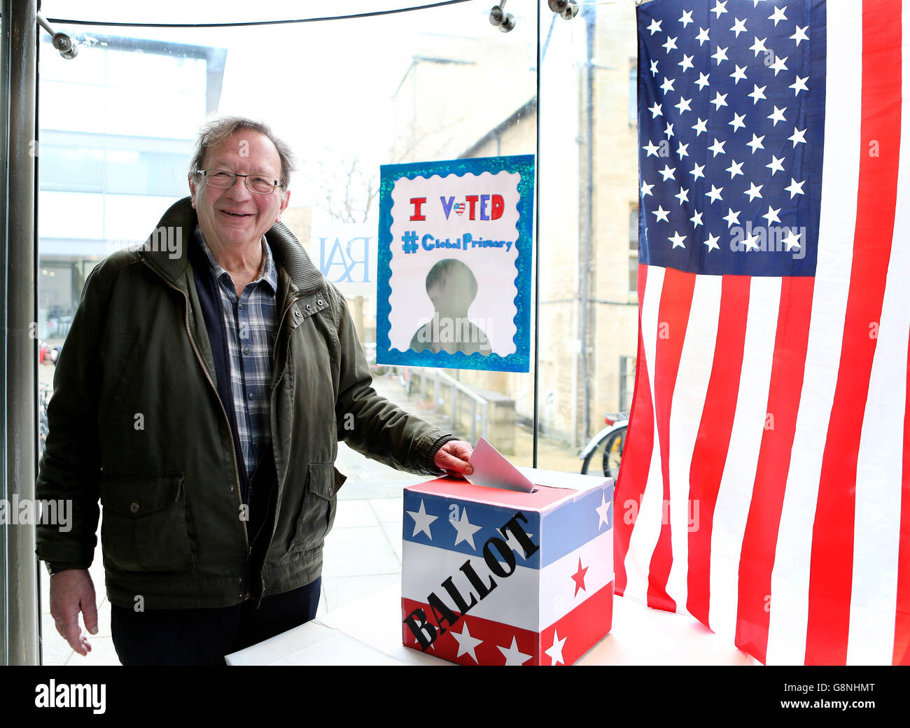 Oxford resident larry sanders hi-res stock photography and images - Alamy