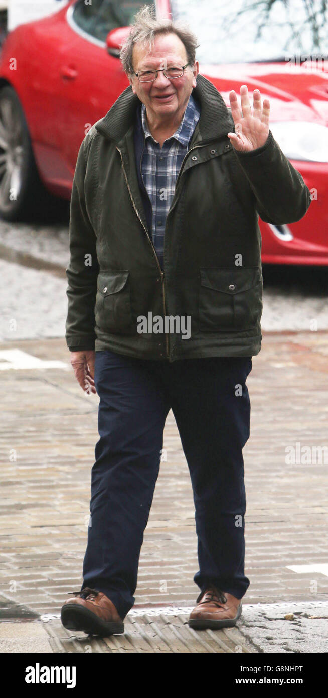 Oxford resident Larry Sanders, the brother of Bernie Sanders, arrives ...