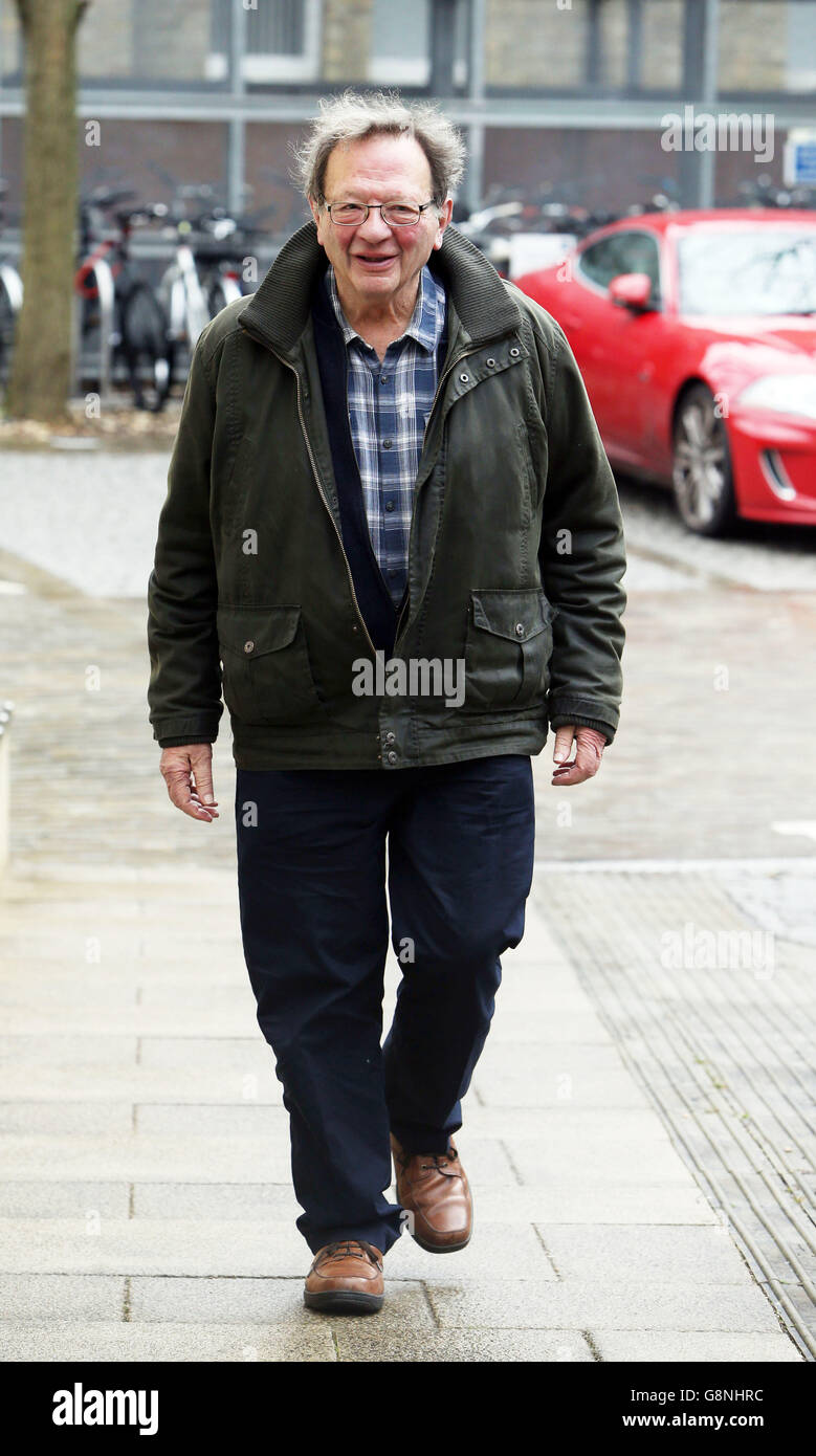 Oxford resident Larry Sanders, the brother of Bernie Sanders, arrives ...