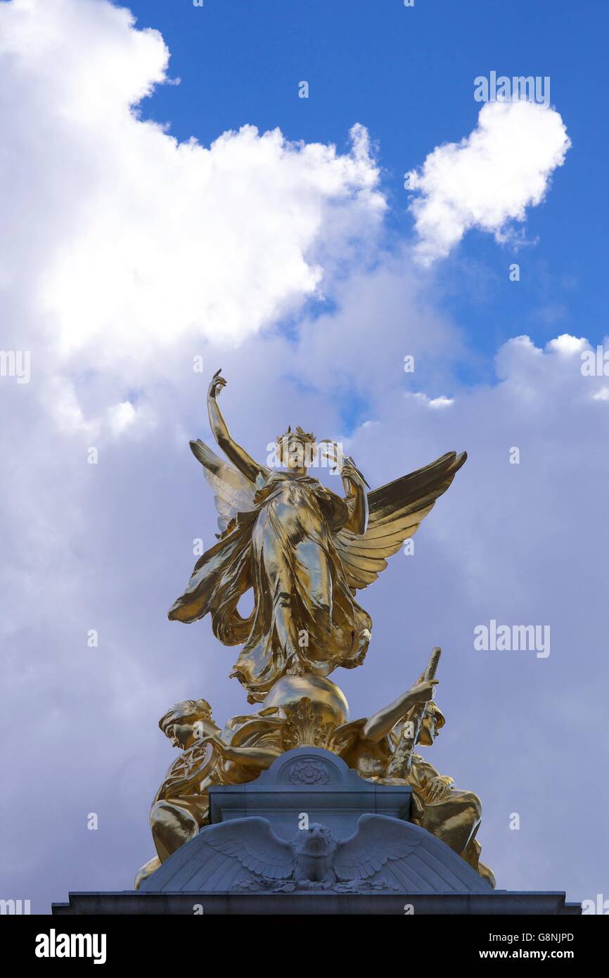 Winged victory monument hi-res stock photography and images - Alamy