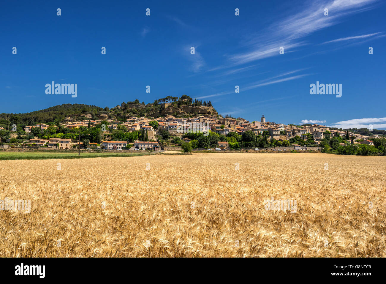 Cadenet hi-res stock photography and images - Alamy