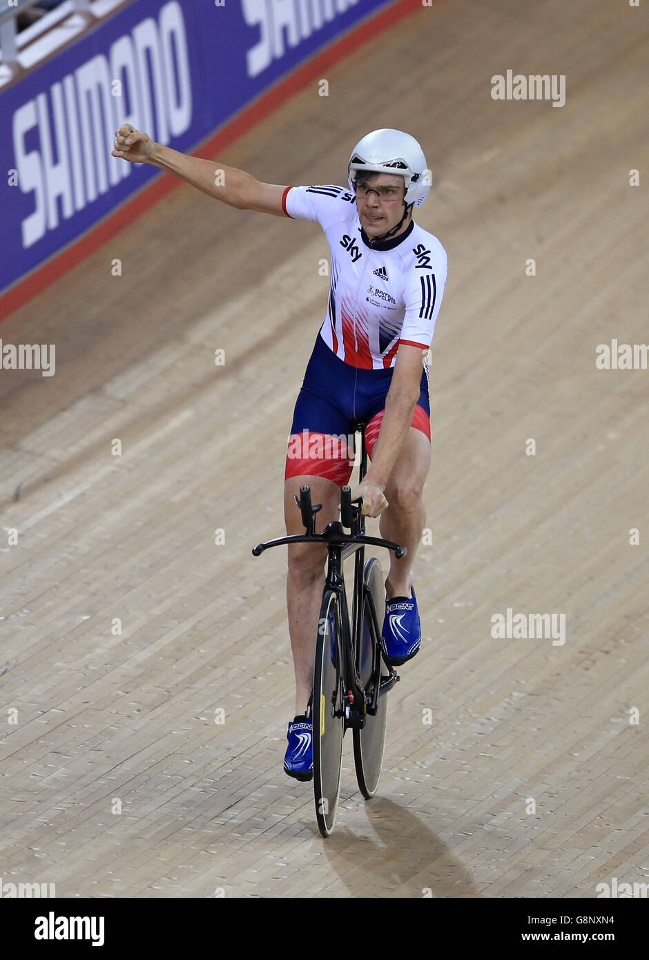 Great Britain's Andrew Tennant celebrates after winning bronze in the ...